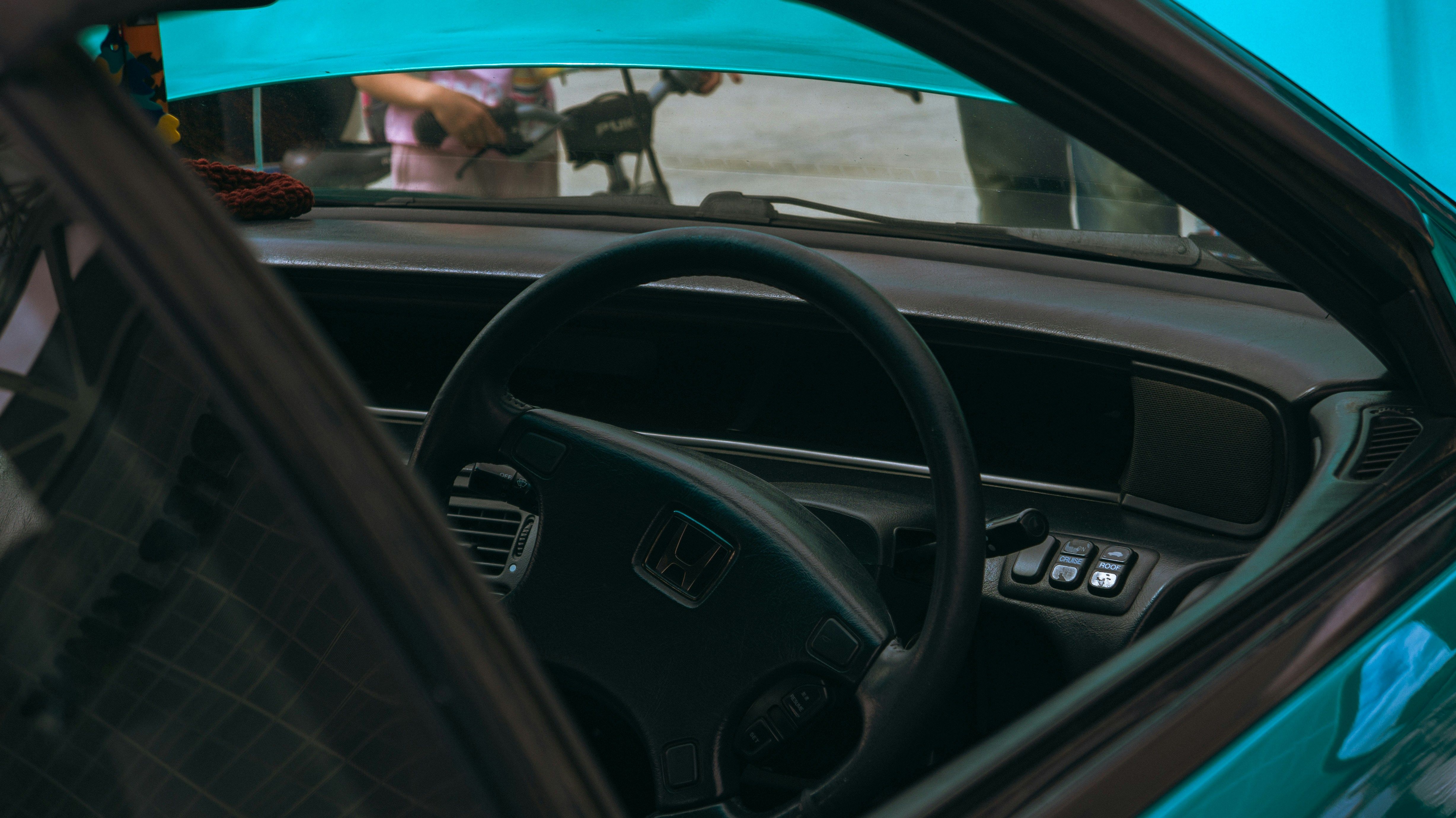 Vehicle registration search by licence plate number