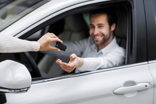 Getting a UAE Driving License at 16 What Teen Drivers Need to Know